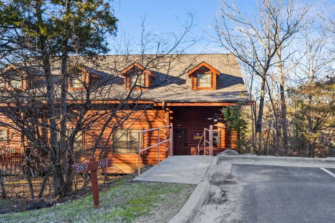 132 M² Cabin ∙ 2 Bedrooms ∙ 8 Guests - Branson, MO
