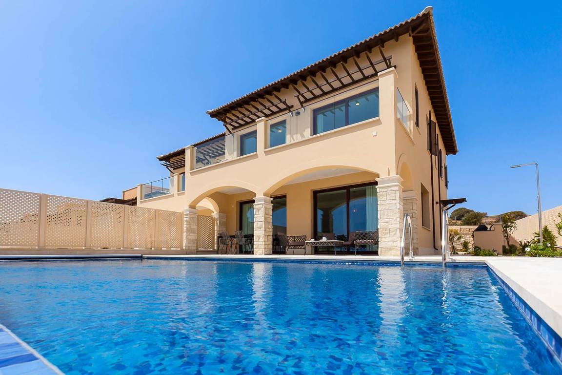Resort ∙ 3 Bedrooms ∙ 6 Guests - Cyprus
