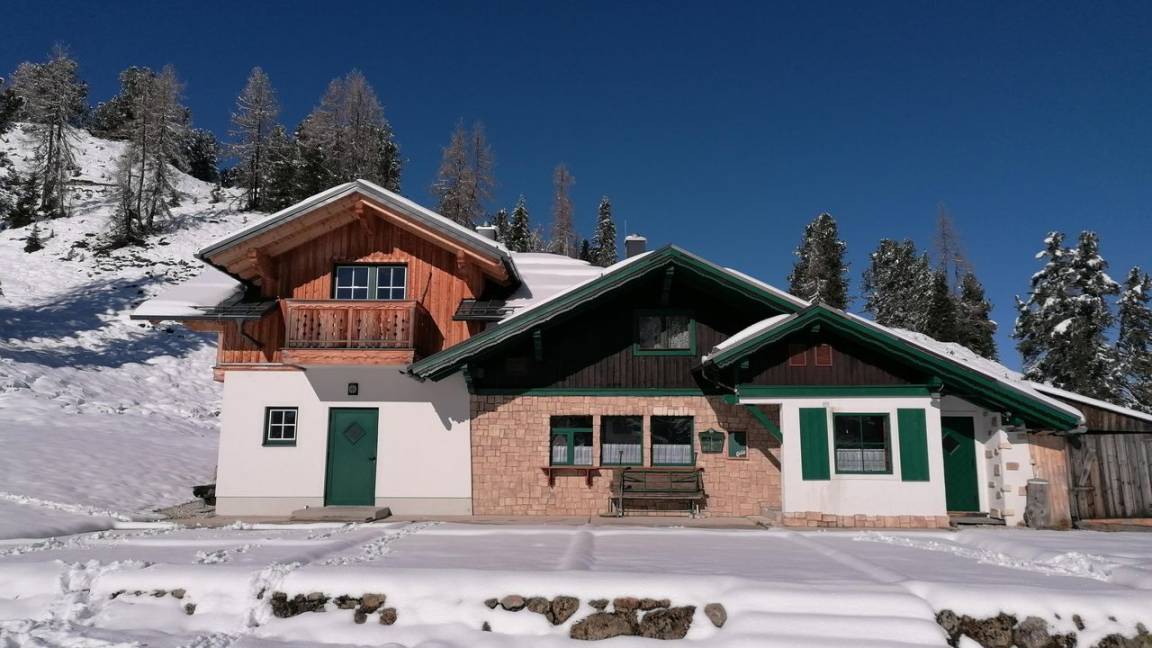 90 M² Apartment ∙ 3 Bedrooms ∙ 10 Guests - Obertraun