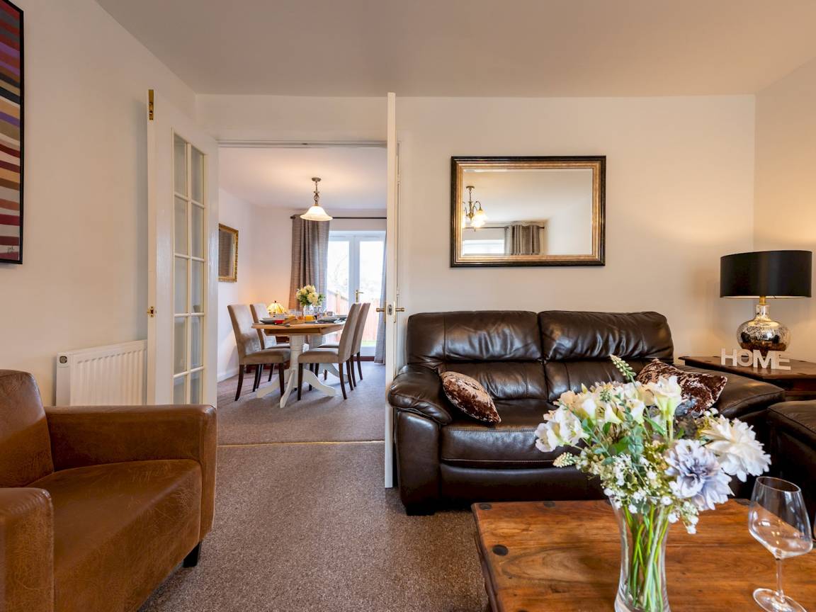 93 M² House ∙ 3 Bedrooms ∙ 5 Guests - Shrewsbury