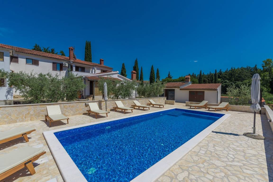 300 M² Casa ∙ 5 Habitaciones ∙ 10 Huéspedes - Rovinj