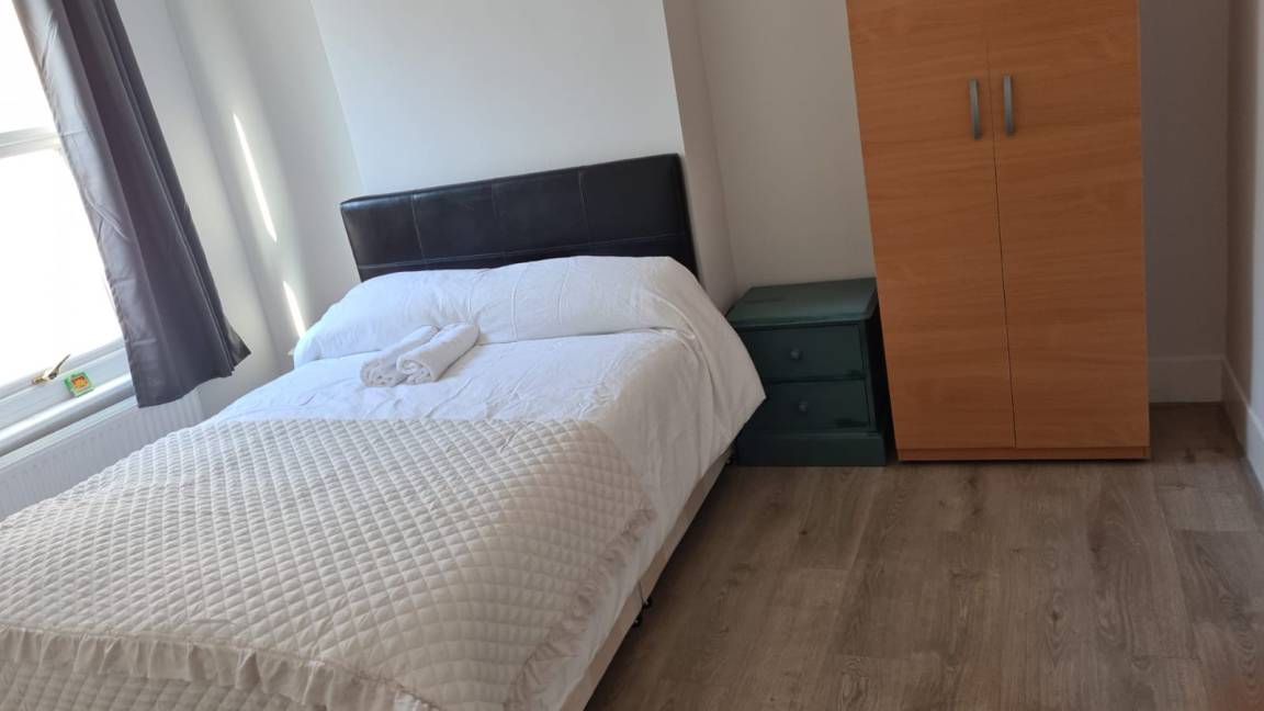 10000 M² Apartment ∙ 3 Bedrooms ∙ 8 Guests - Saint Pancras Station - London