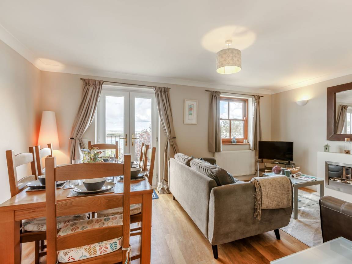 Cottage ∙ 3 Bedrooms ∙ 6 Guests - Appledore
