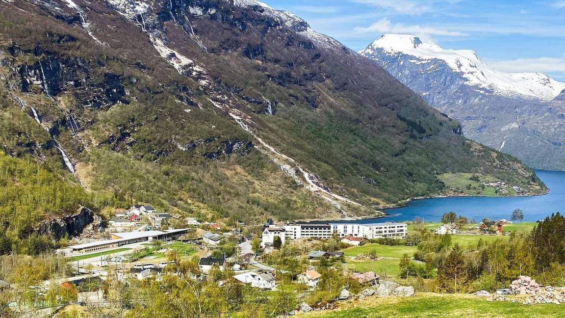 166 M² Casa ∙ 4 Habitaciones ∙ 9 Huéspedes - Fiordo de Geiranger
