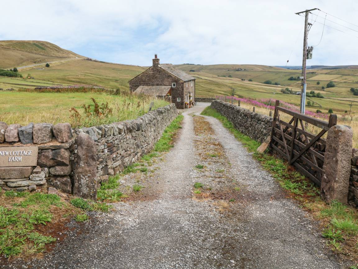 Cottage ∙ 3 Bedrooms ∙ 5 Guests - Leek