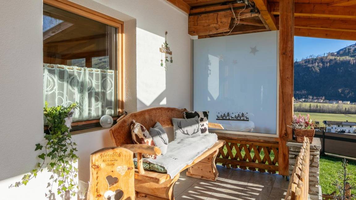 100 M² Ferienwohnung ∙ 4 Schlafzimmer ∙ 10 Gäste - Hippach