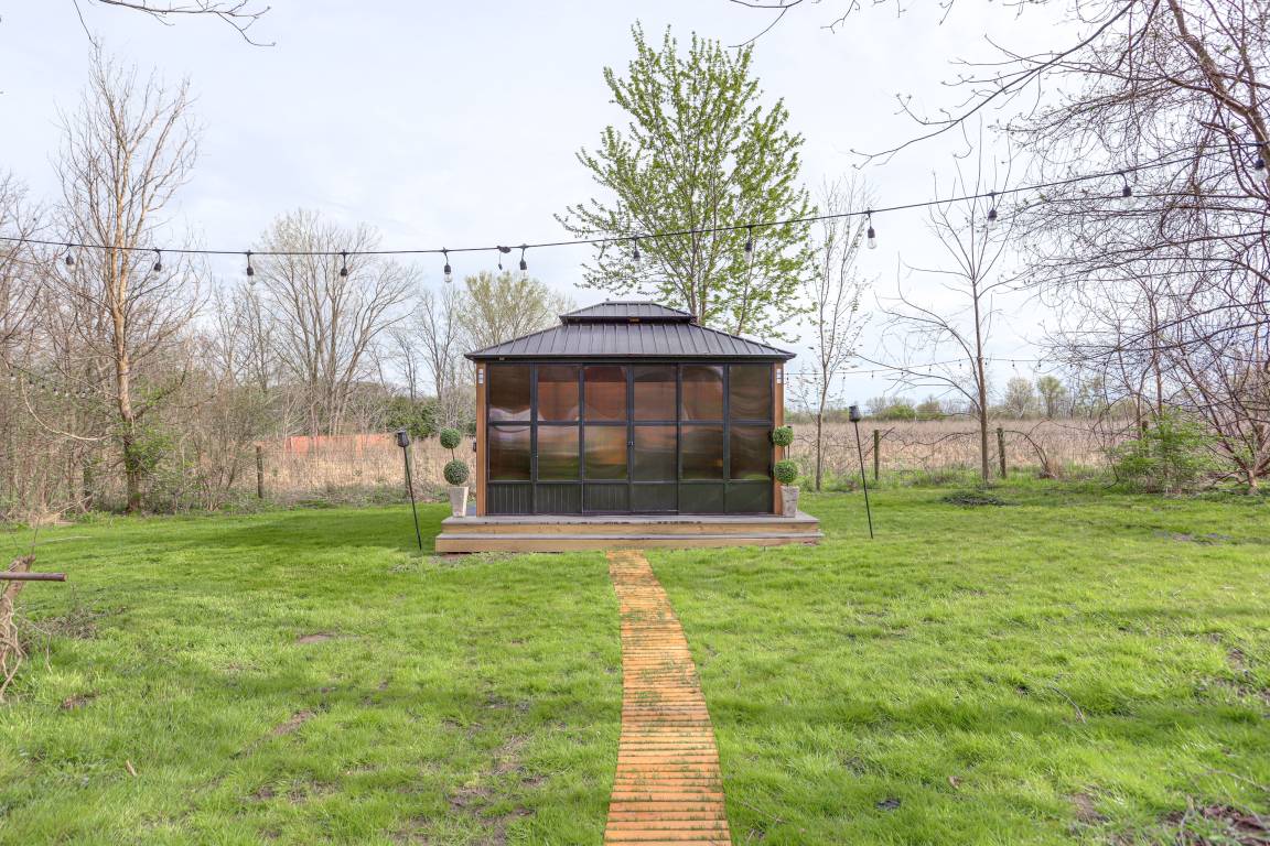 232 M² House ∙ 5 Bedrooms ∙ 12 Guests - Sandusky, OH