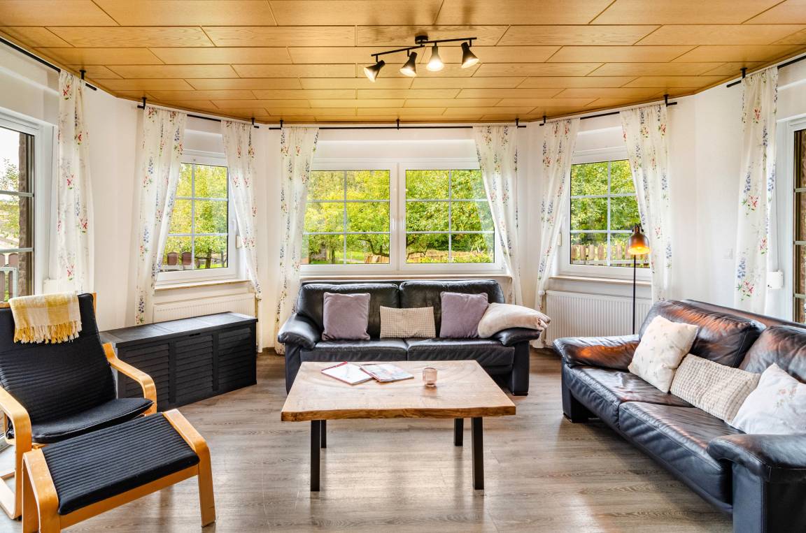 229 M² Ferienhaus ∙ 6 Schlafzimmer ∙ 16 Gäste - Bad Karlshafen