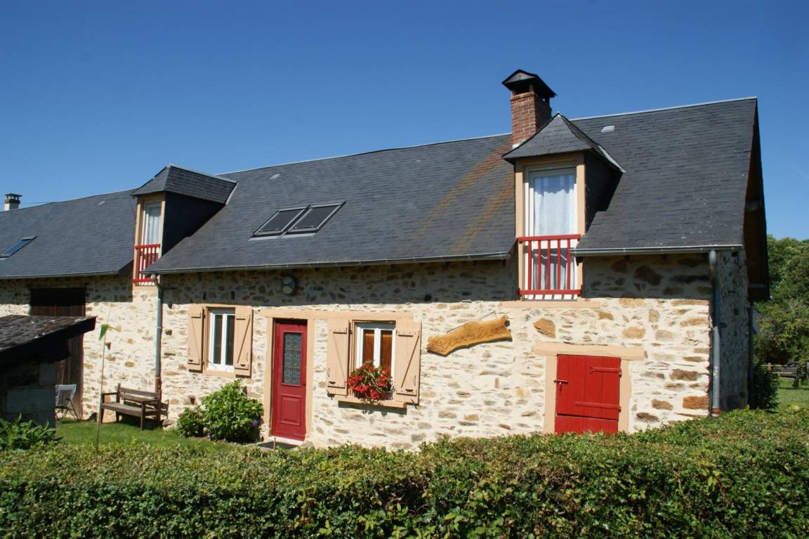 110 M² Gîte ∙ 4 Chambres ∙ 8 Personnes - Uzerche