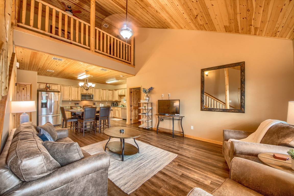 316 M² Apartment ∙ 6 Bedrooms ∙ 16 Guests - New Braunfels, TX