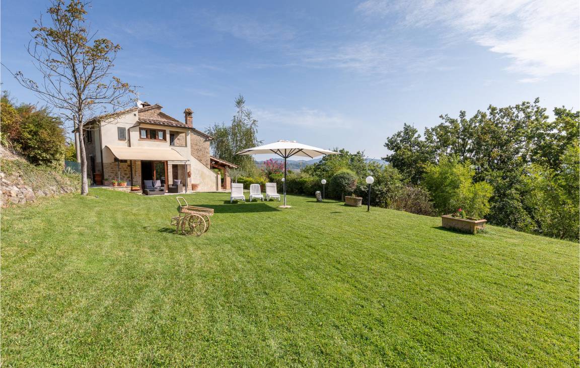 120 M² House ∙ 2 Bedrooms ∙ 4 Guests - Umbria