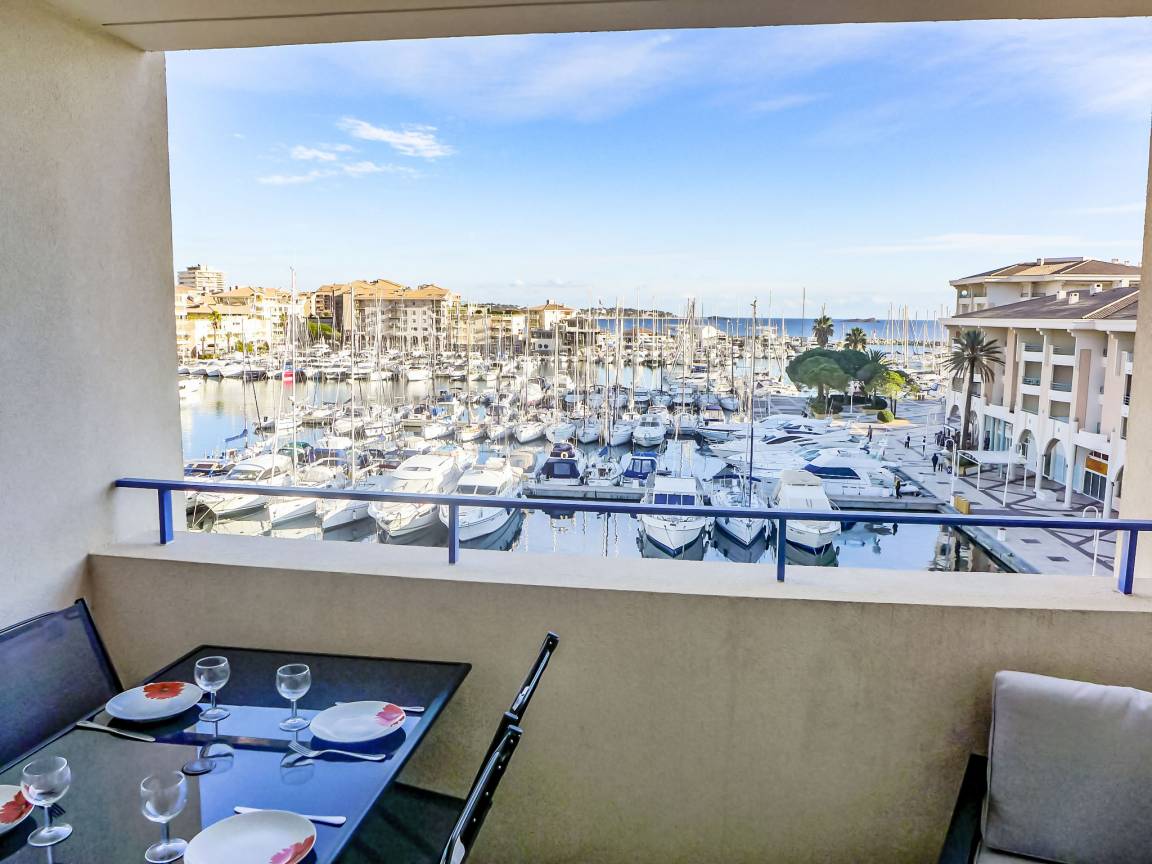 33 M² Appartement ∙ 1 Chambre ∙ 4 Personnes - Fréjus