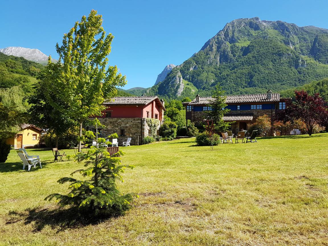 90 M² Farmhouse ∙ 2 Bedrooms ∙ 4 Guests - Asturias