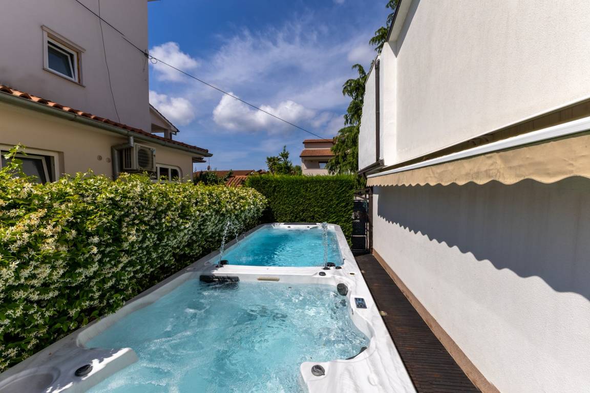 330 M² Villa ∙ 5 Chambres ∙ 10 Personnes - Poreč