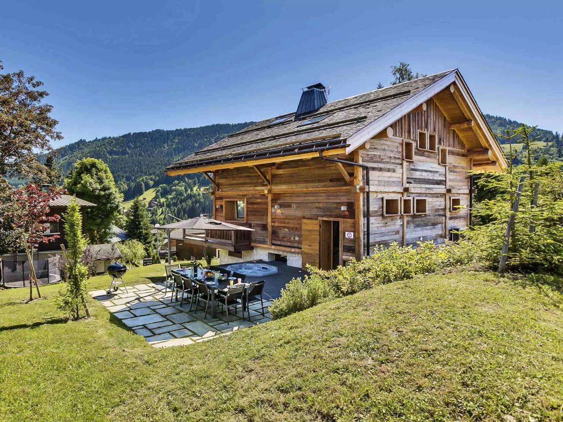 130 M² Chalet ∙ 4 Slaapkamers ∙ 10 Gasten - Manigod