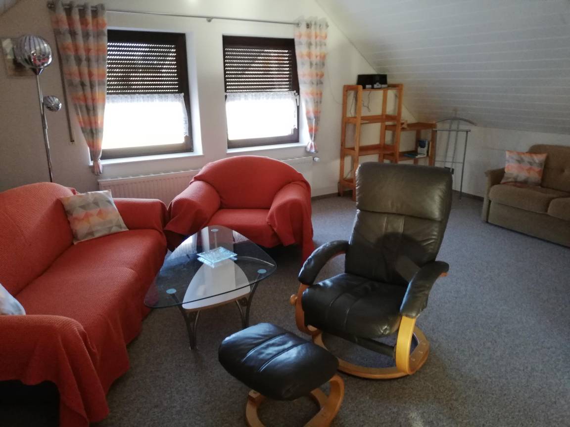 85 M² Ferienwohnung ∙ 1 Schlafzimmer ∙ 5 Gäste - Winsen (Luhe)