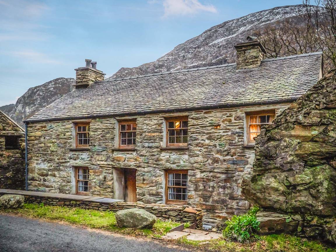 Cottage ∙ 4 Bedrooms ∙ 9 Guests - Beddgelert
