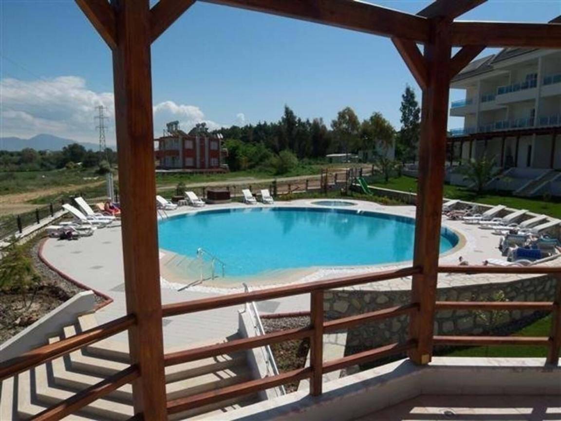 150 M² House ∙ 2 Bedrooms ∙ 4 Guests - Side