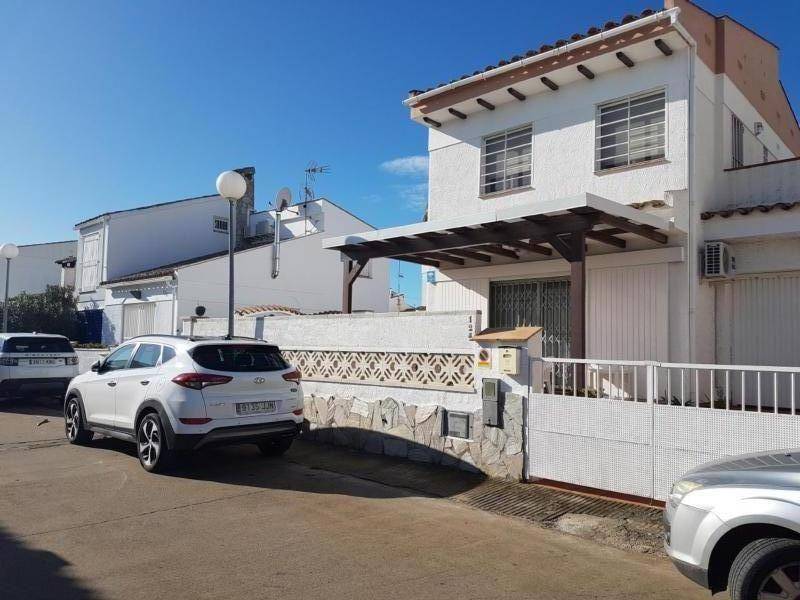 100 M² House ∙ 3 Bedrooms ∙ 6 Guests - Empuriabrava