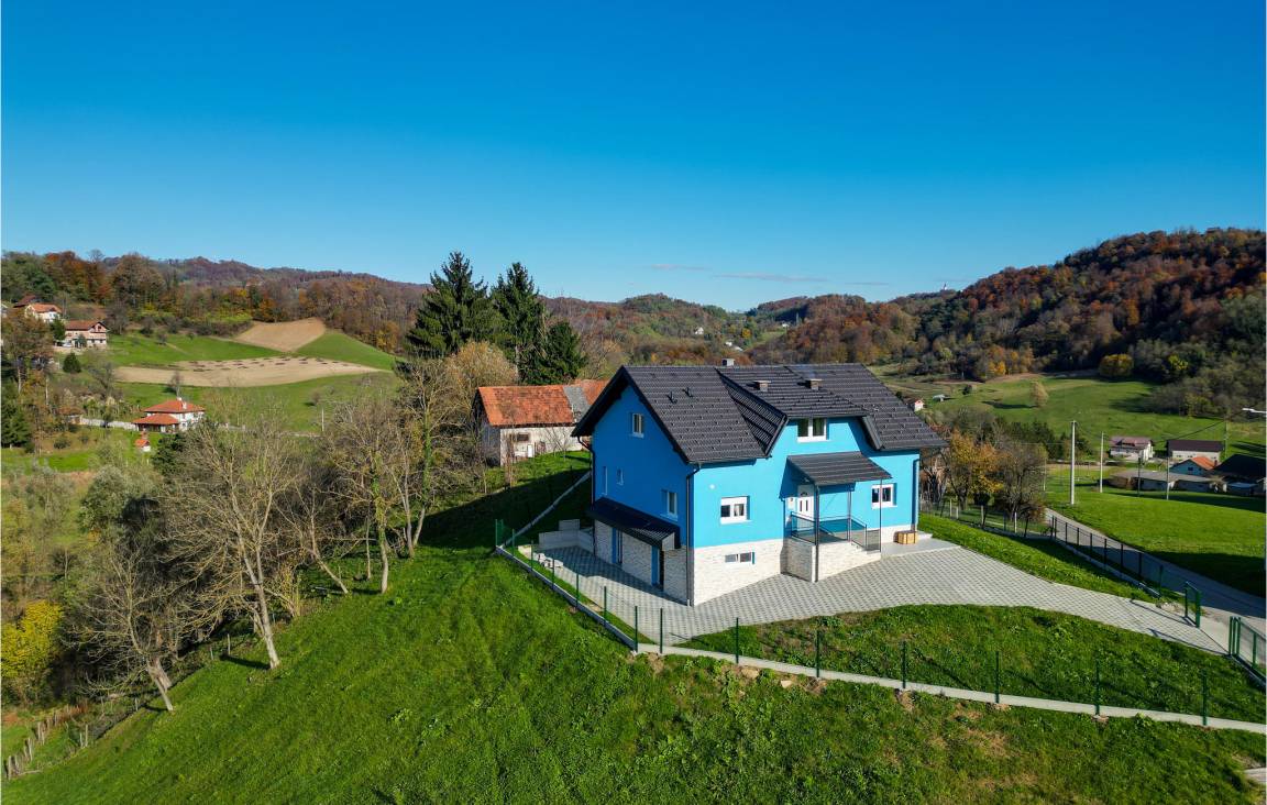 300 M² House ∙ 4 Bedrooms ∙ 10 Guests - Croatia