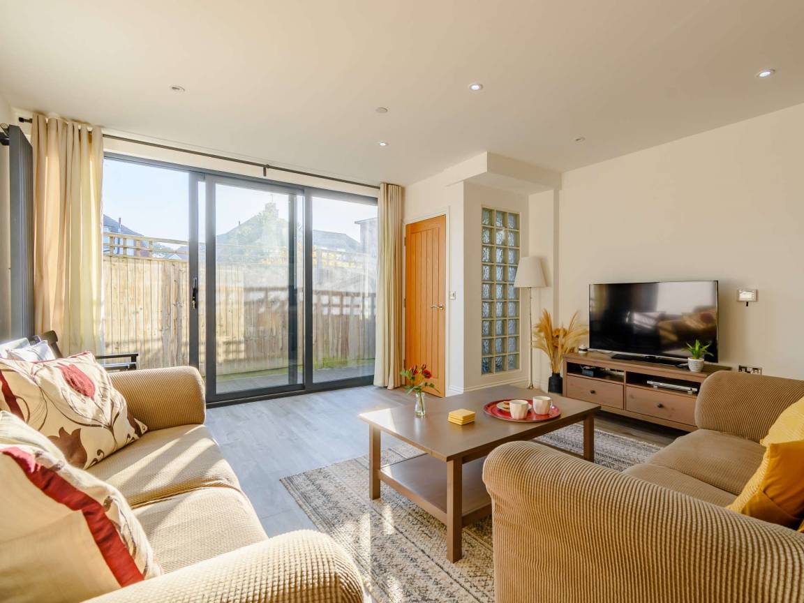 Cottage ∙ 3 Bedrooms ∙ 5 Guests - Eastbourne
