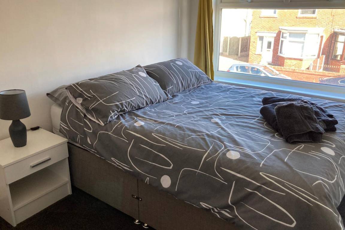 75 M² House ∙ 3 Bedrooms ∙ 5 Guests - Southport