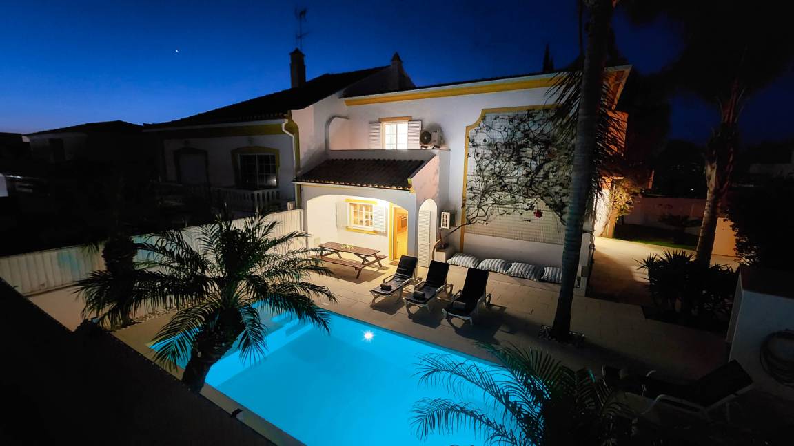 200 M² Villa ∙ 4 Habitaciones ∙ 10 Huéspedes - Albufeira
