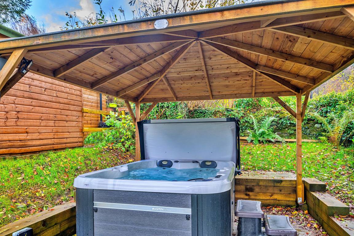 125 M² Cottage ∙ 2 Bedrooms ∙ 5 Guests - Penrhyndeudraeth