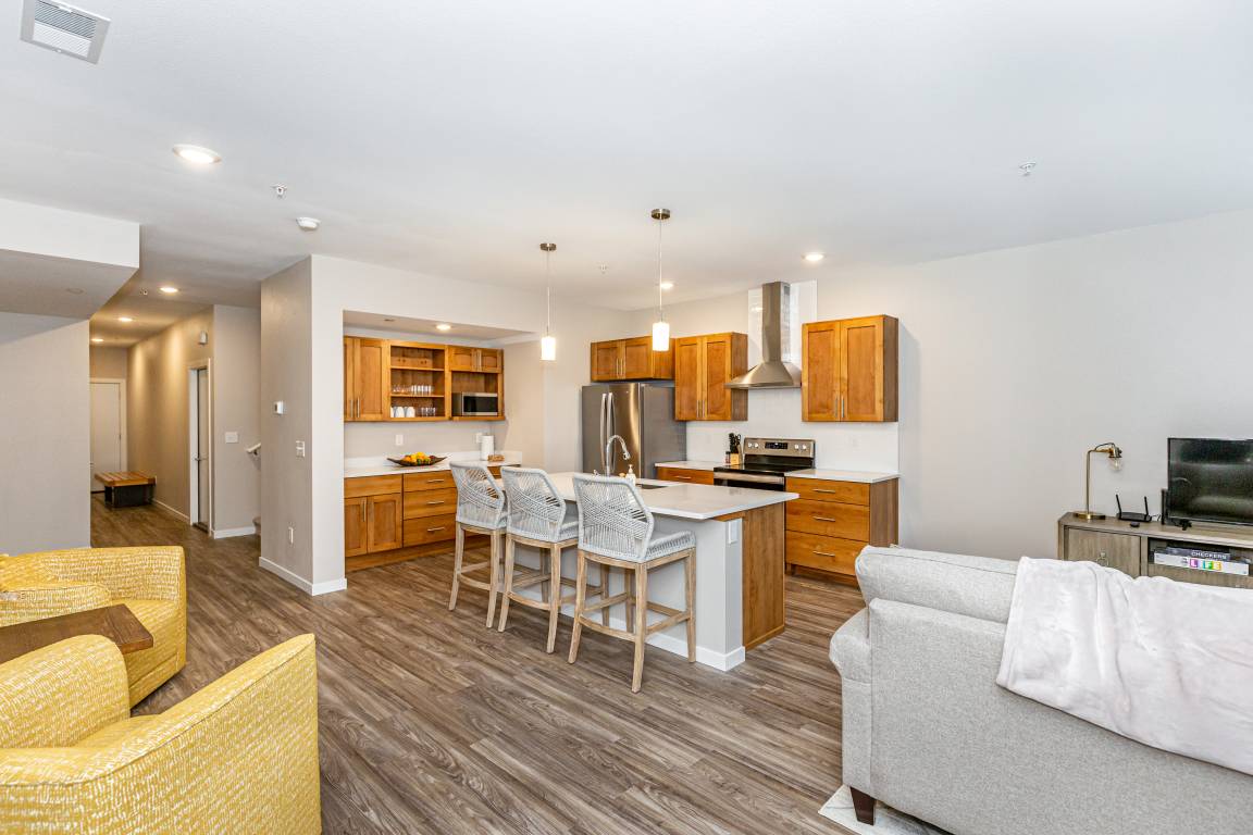 Condo ∙ 3 Bedrooms ∙ 8 Guests - Fargo, ND