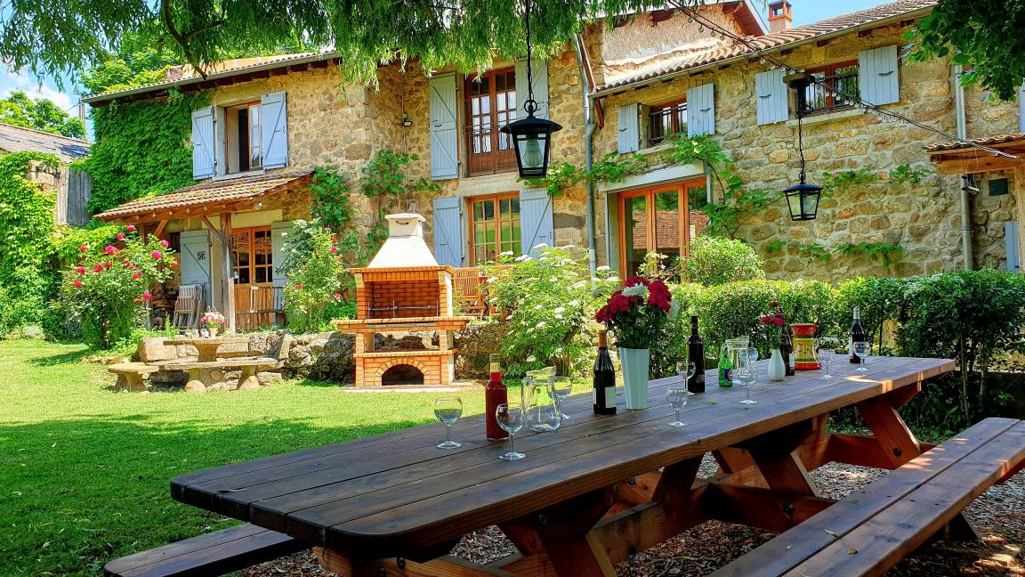 280 M² Gîte ∙ 7 Chambres ∙ 15 Personnes - Ardèche