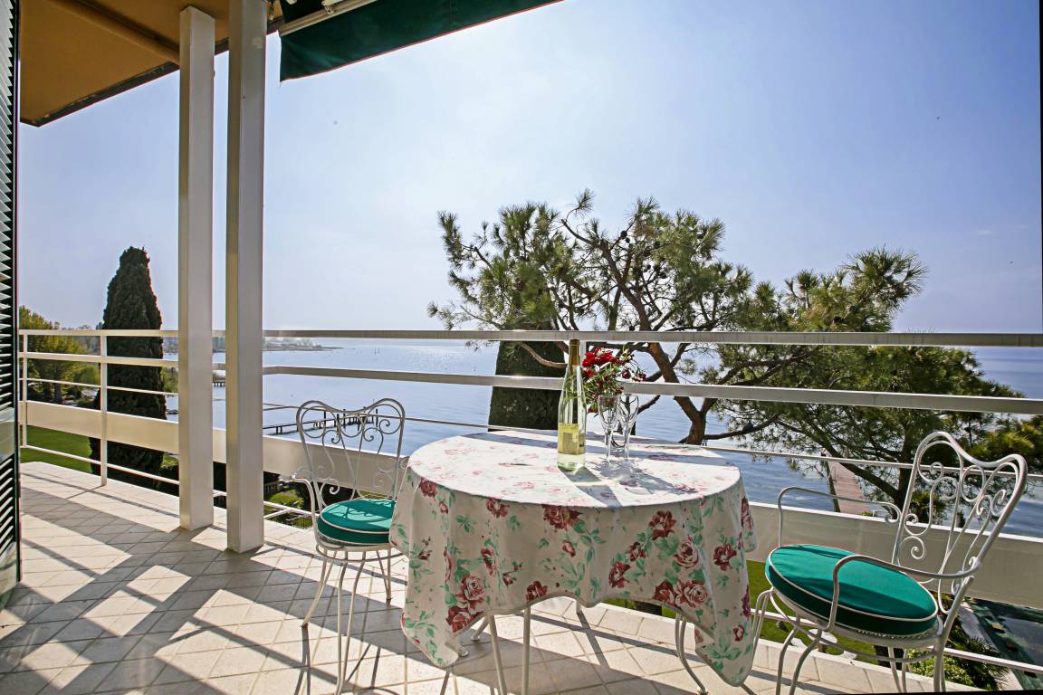 85 M² Apartment ∙ 2 Bedrooms ∙ 5 Guests - Sirmione