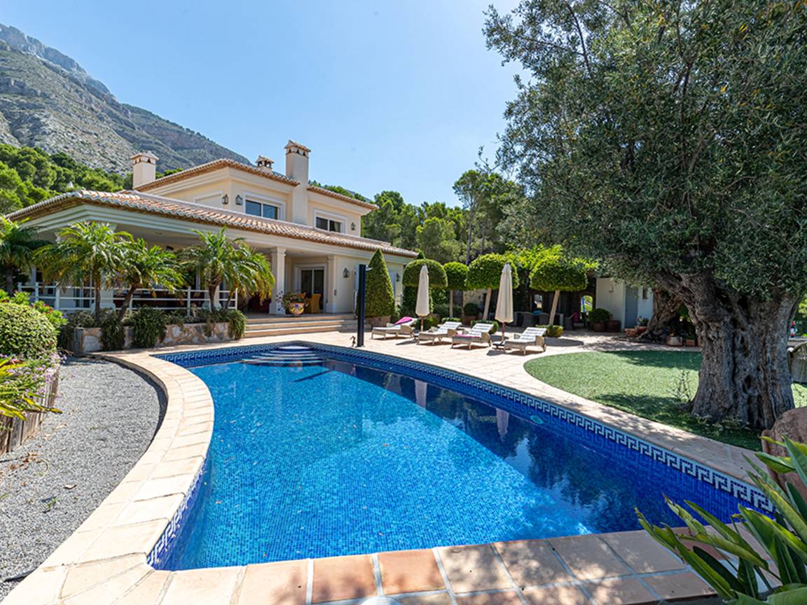 350 M² Maison De Vacances ∙ 5 Chambres ∙ 8 Personnes - Altea