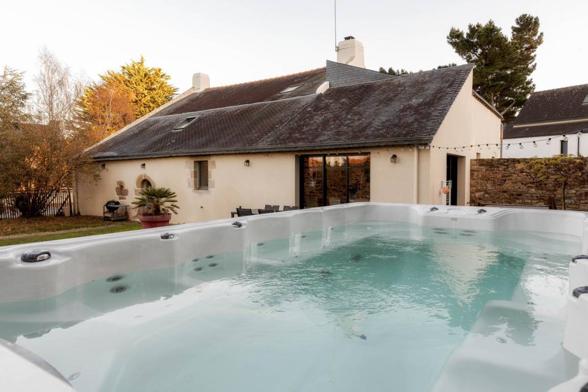 220 M² Gîte ∙ 7 Chambres ∙ 12 Personnes - Vannes