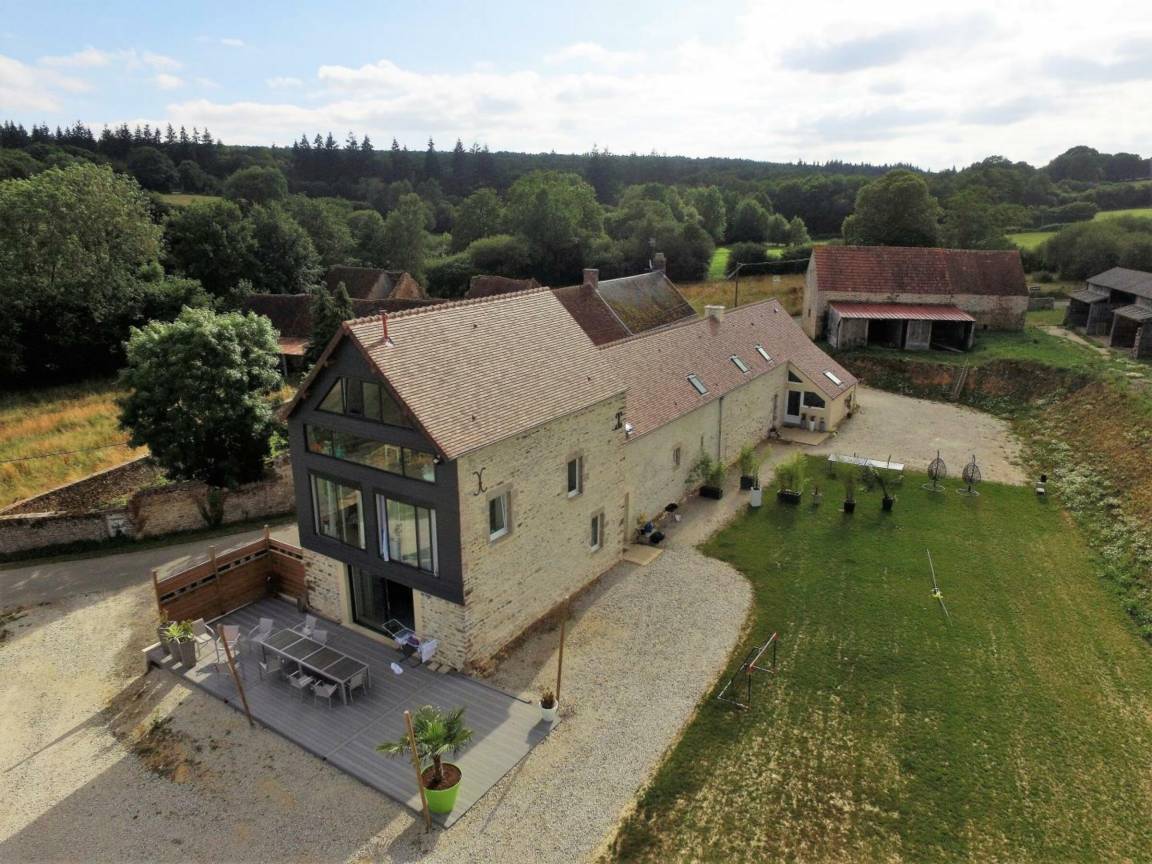 190 M² Casa Rural ∙ 6 Habitaciones ∙ 15 Huéspedes - Orne