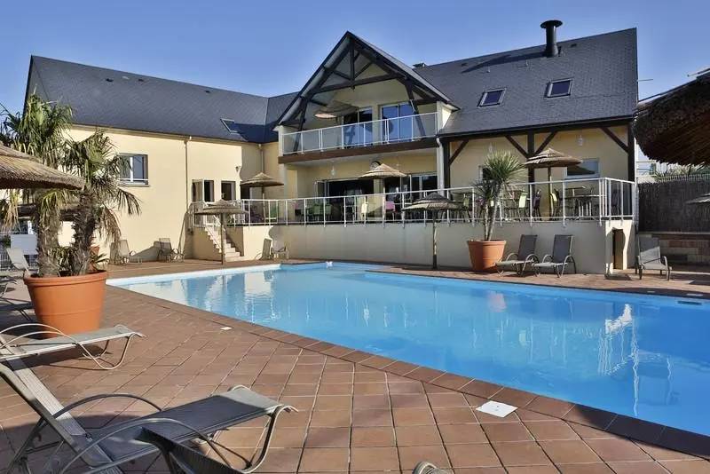 32 M² Caravan ∙ 2 Bedrooms ∙ 4 Guests - Pontorson