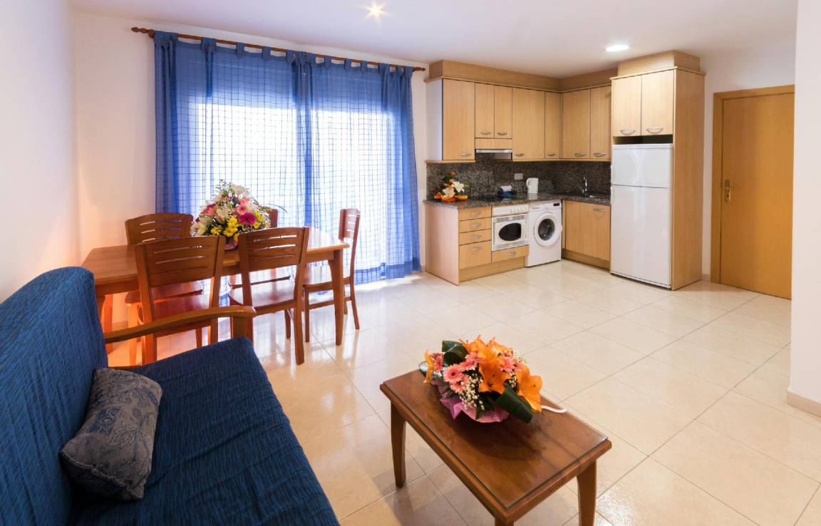 55 M² Apartment ∙ 2 Bedrooms ∙ 6 Guests - Roses