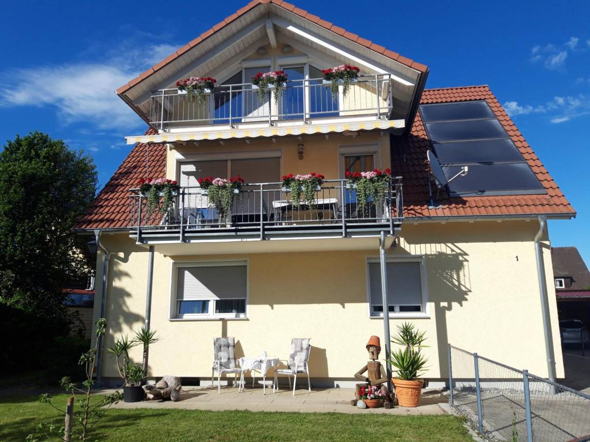 80 M² Ferienwohnung ∙ 2 Schlafzimmer ∙ 5 Gäste - Langenargen