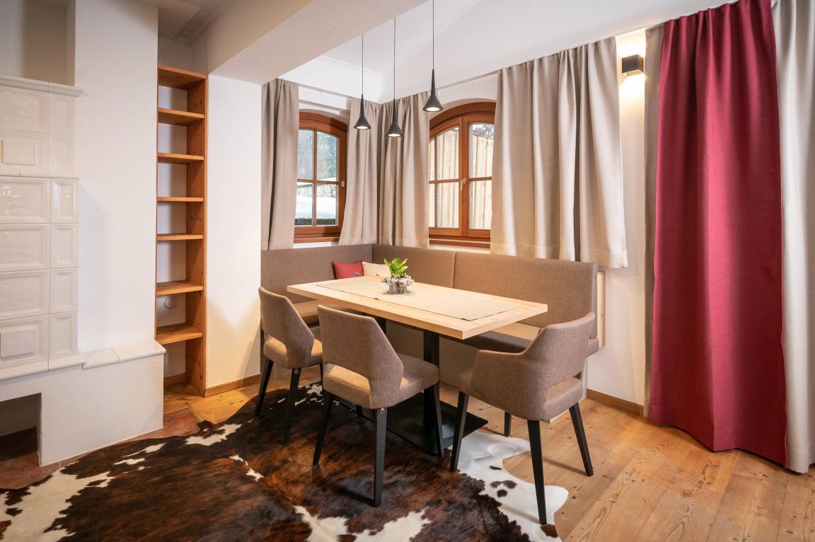 48 M² Huoneisto ∙ 1 Makuuhuone ∙ 3 Vierasta - Hinterthal