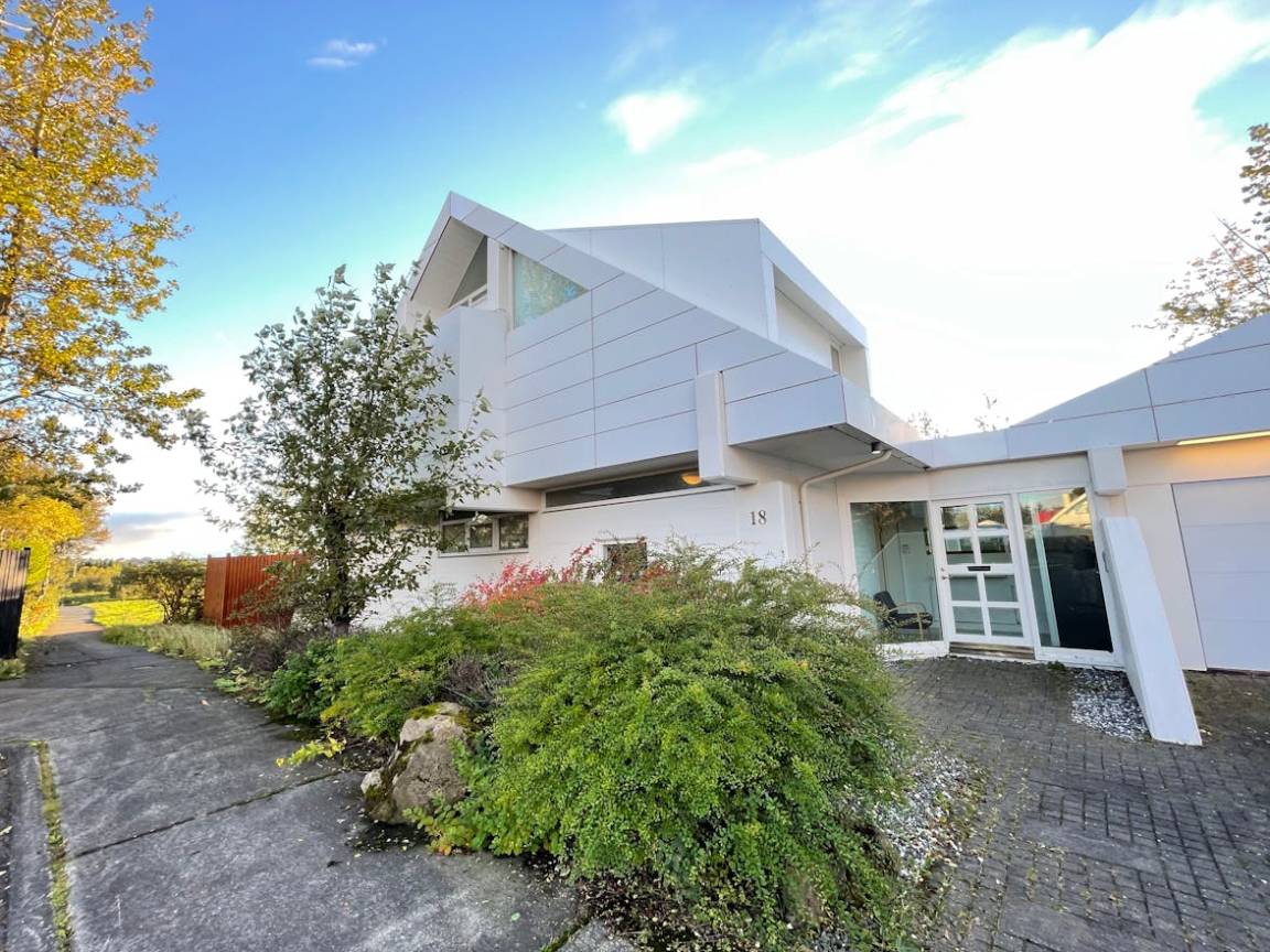 420 M² Ferienhaus ∙ 6 Schlafzimmer ∙ 18 Gäste - Reykjavík