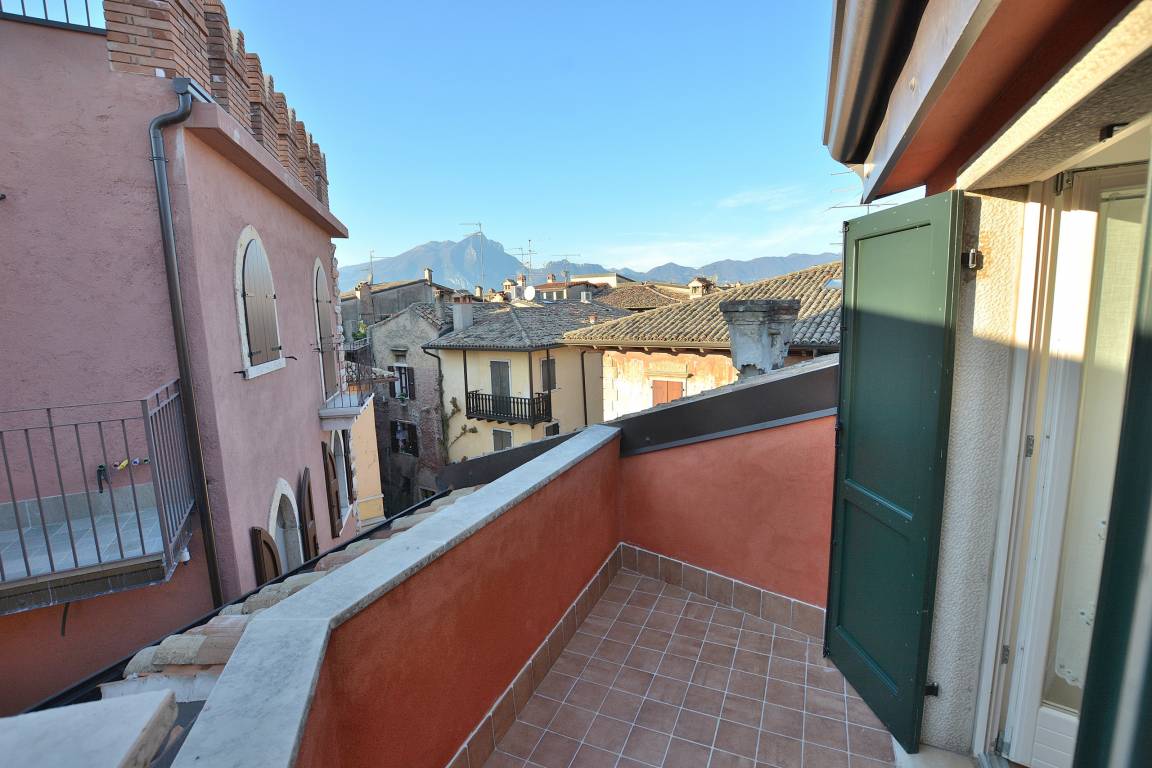 120 M² Ferienwohnung ∙ 3 Schlafzimmer ∙ 6 Gäste - Torri del Benaco