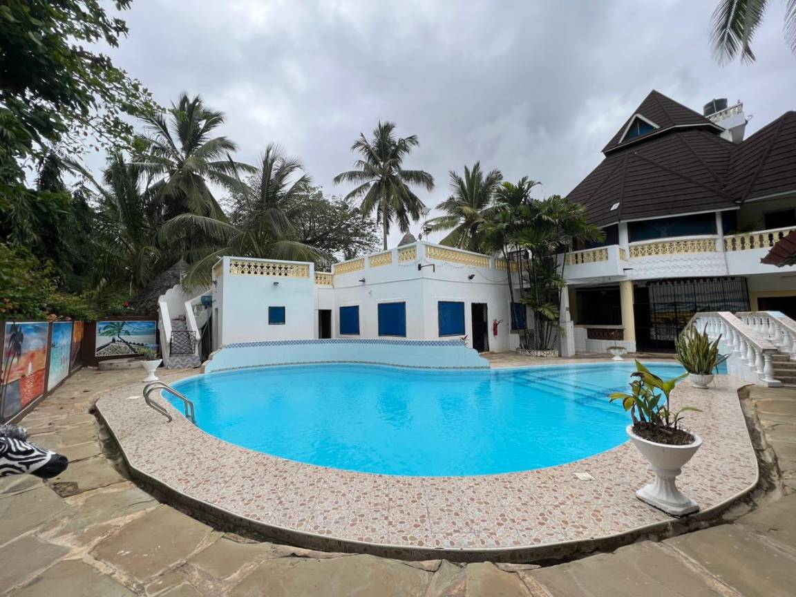 280 M² House ∙ 4 Bedrooms ∙ 10 Guests - Diani Beach