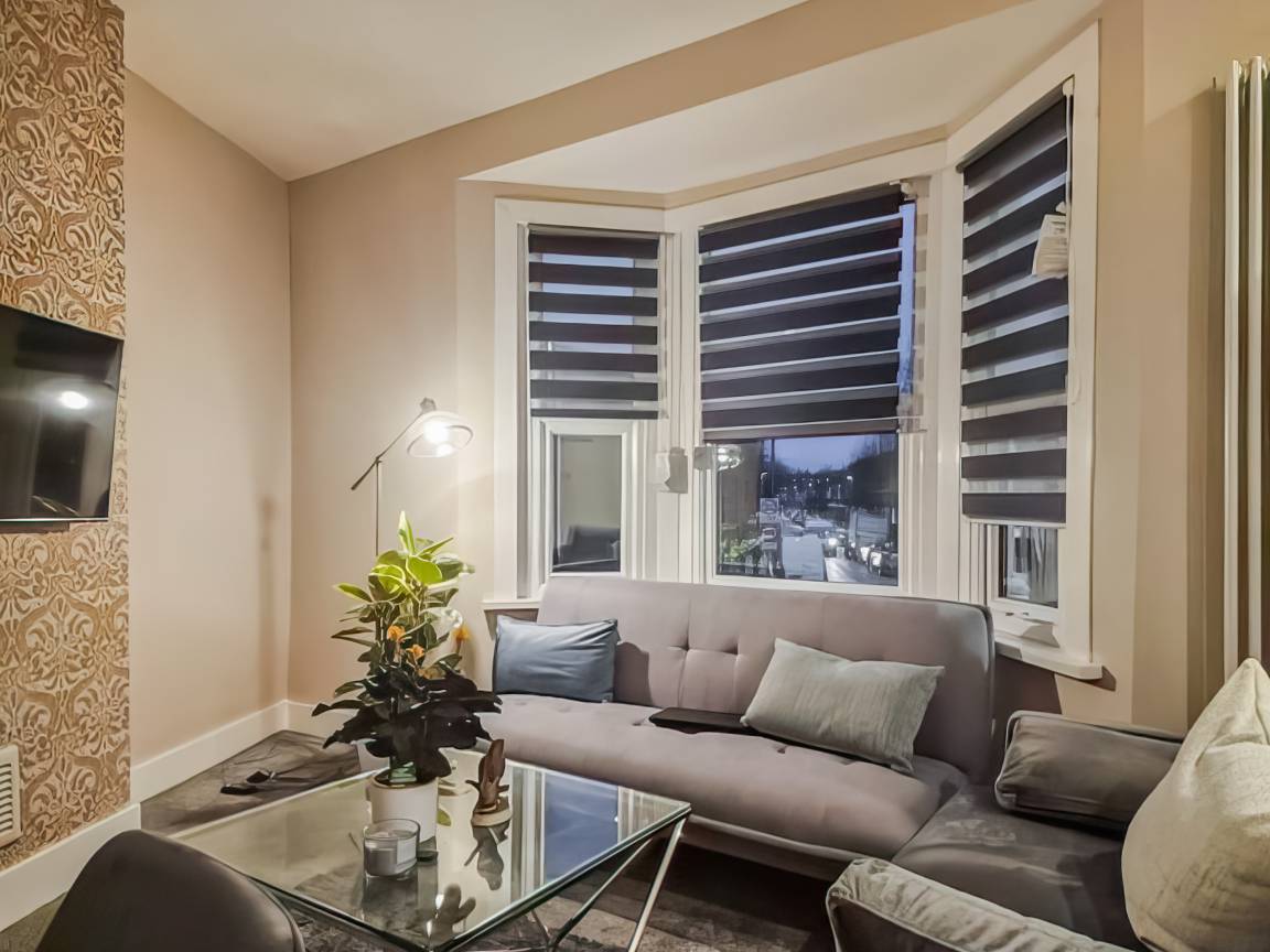 Cottage ∙ 2 Bedrooms ∙ 8 Guests - Epsom