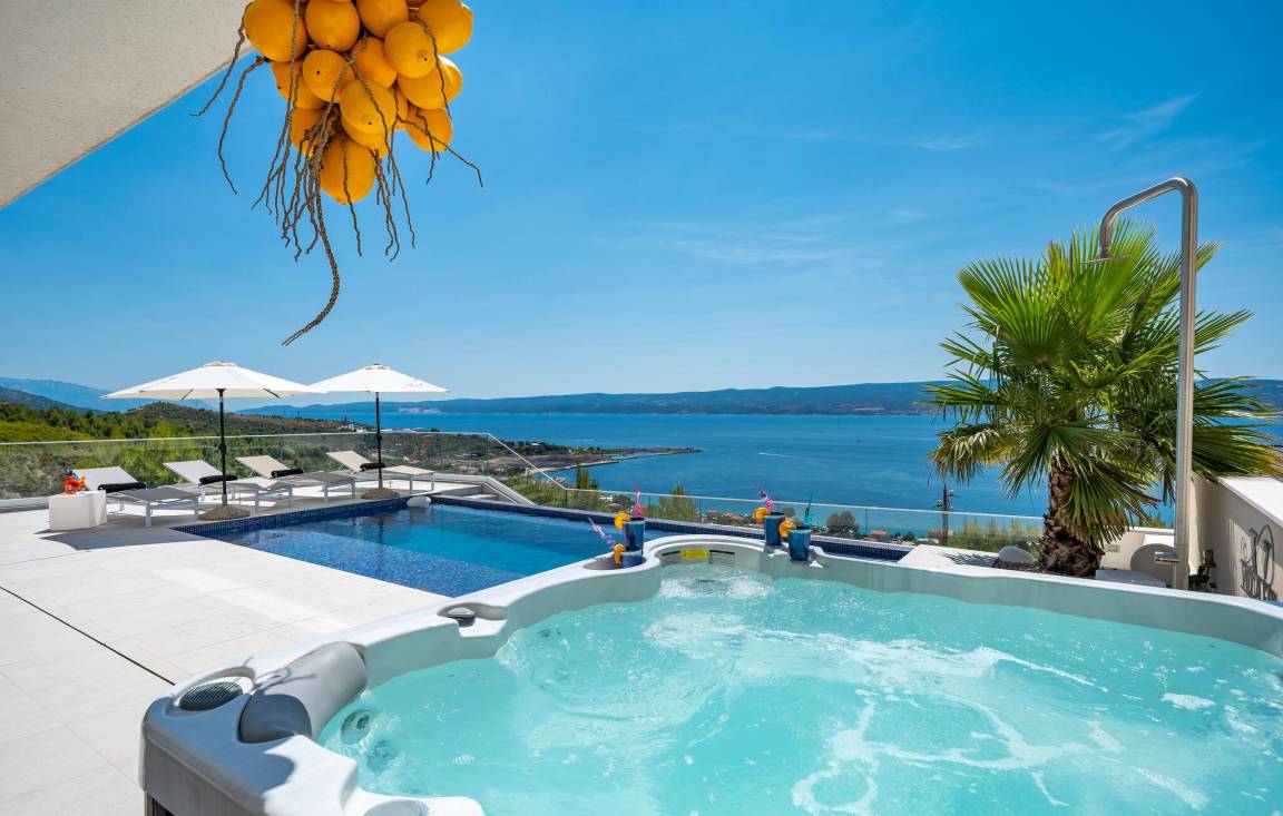 190 M² Ferienhaus ∙ 3 Schlafzimmer ∙ 6 Gäste - Omiš