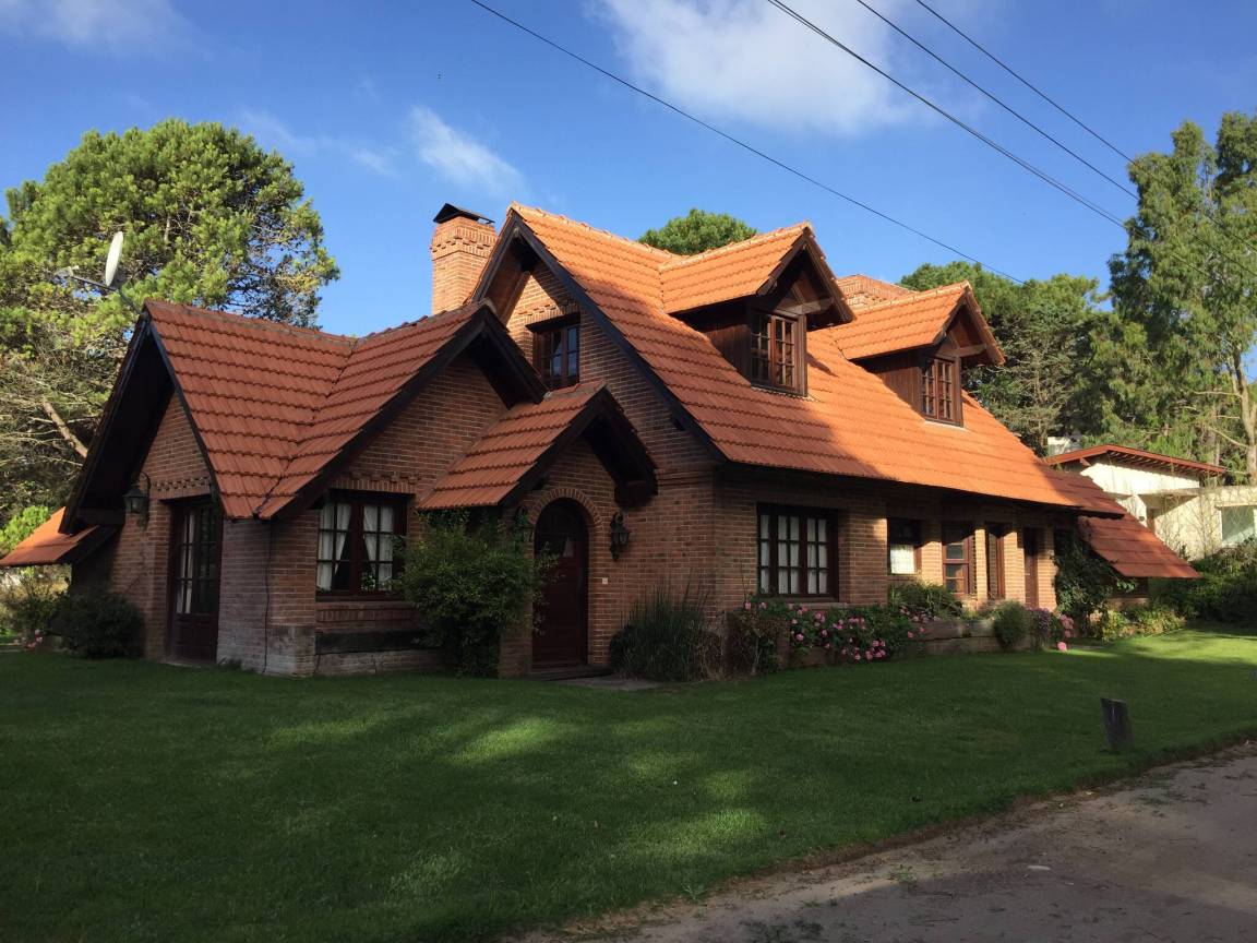 200 M² Maison De Vacances ∙ 4 Chambres ∙ 10 Personnes - Pinamar