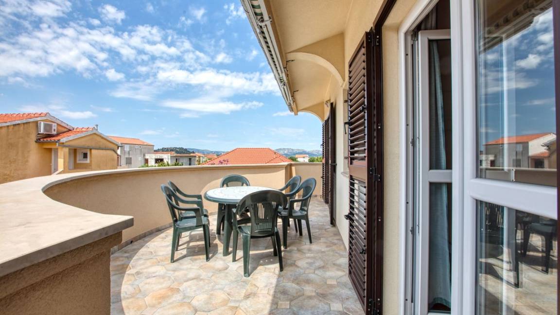 66 M² Apartment ∙ 2 Bedrooms ∙ 6 Guests - Murter