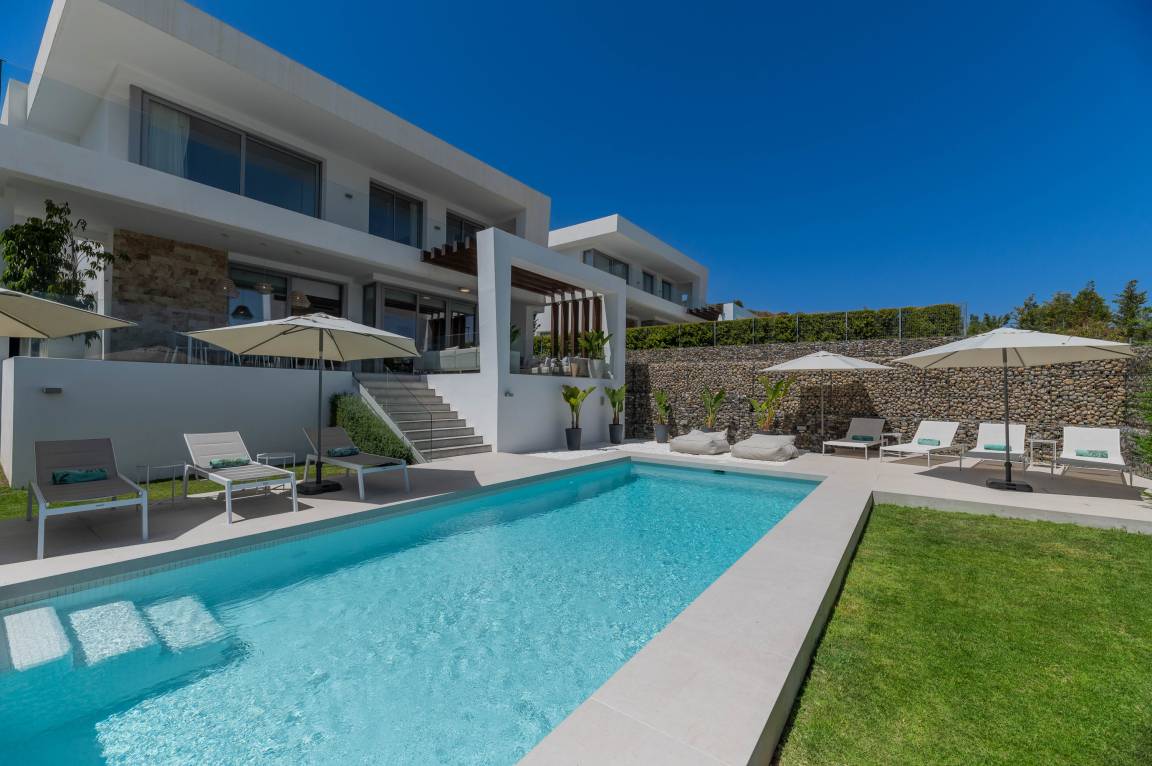 240 M² Villa ∙ 4 Chambres ∙ 8 Personnes - Marbella