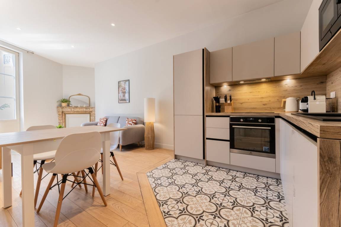 80 M² Appartement ∙ 2 Chambres ∙ 4 Personnes - Mérignac