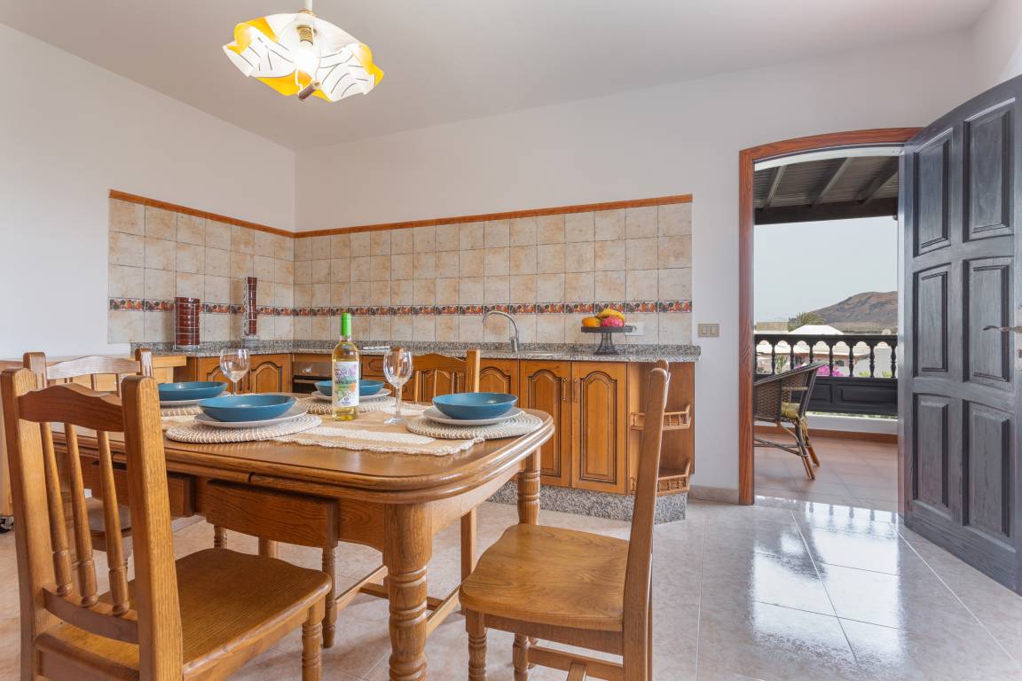 100 M² House ∙ 2 Bedrooms ∙ 4 Guests - Costa Teguise