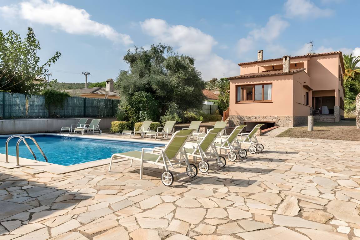 330 M² Ferienhaus ∙ 10 Schlafzimmer ∙ 20 Gäste - Calonge