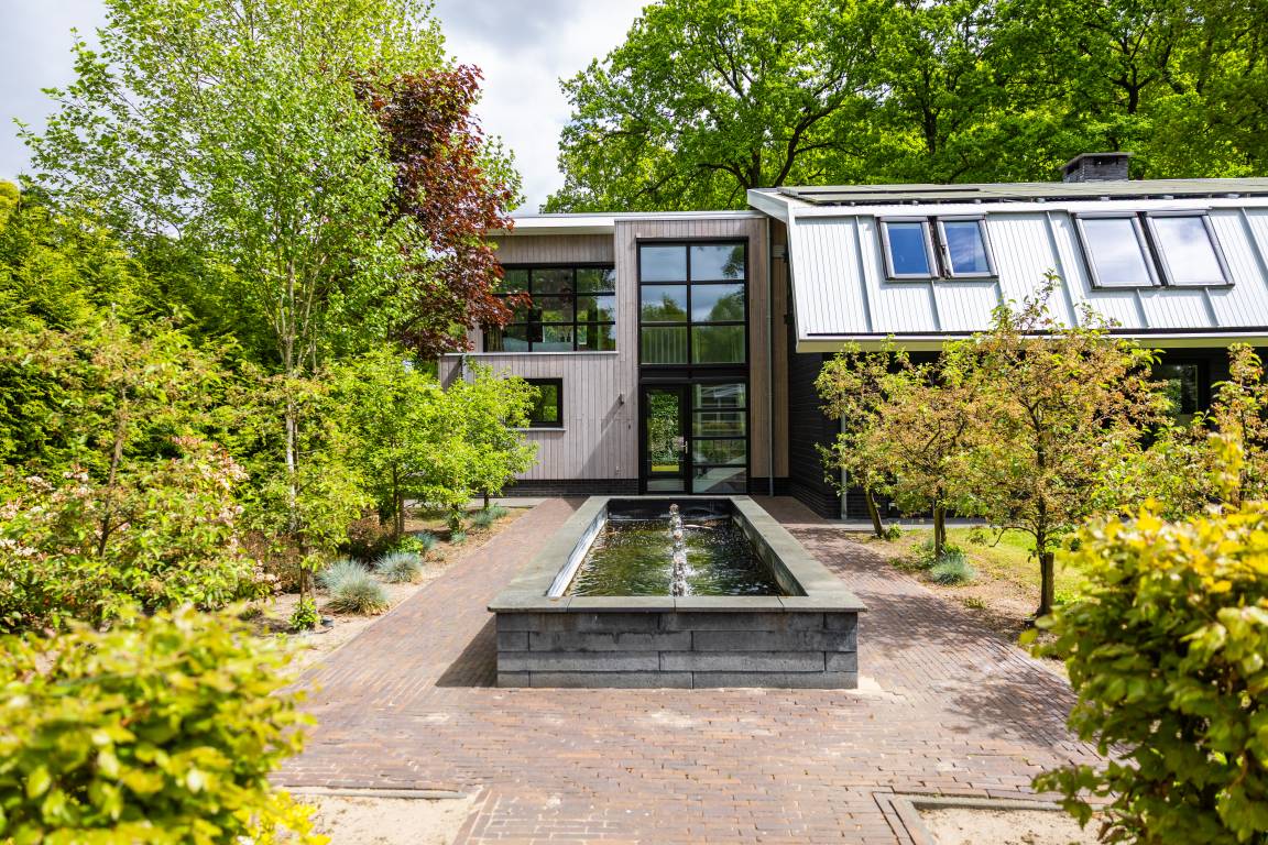 300 M² Ferienhaus ∙ 8 Schlafzimmer ∙ 20 Gäste - Ede